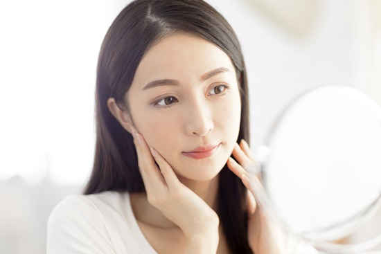 제 얼굴은 어떤 상인지 더 예뻐지기 위해서 어떤 점이 부족한지 어떤걸 하면 좋은지 궁금합니다 관상성형 청담 박현성형외과