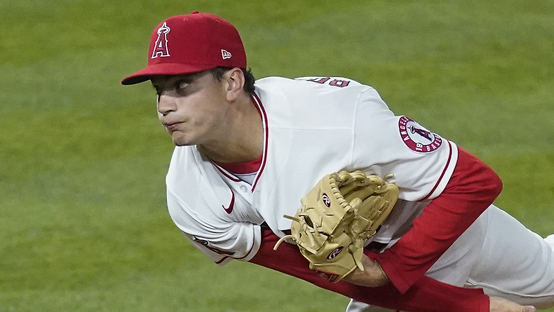 어깨에 문제가 발생한 크리스 로드리게스 (Chris Rodriguez)