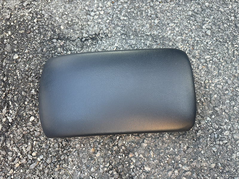 sm5L43 (10~15년) 중고 1열 센터 1단 콘솔뚜껑 검정 // 자동차중고부품 대한모터스