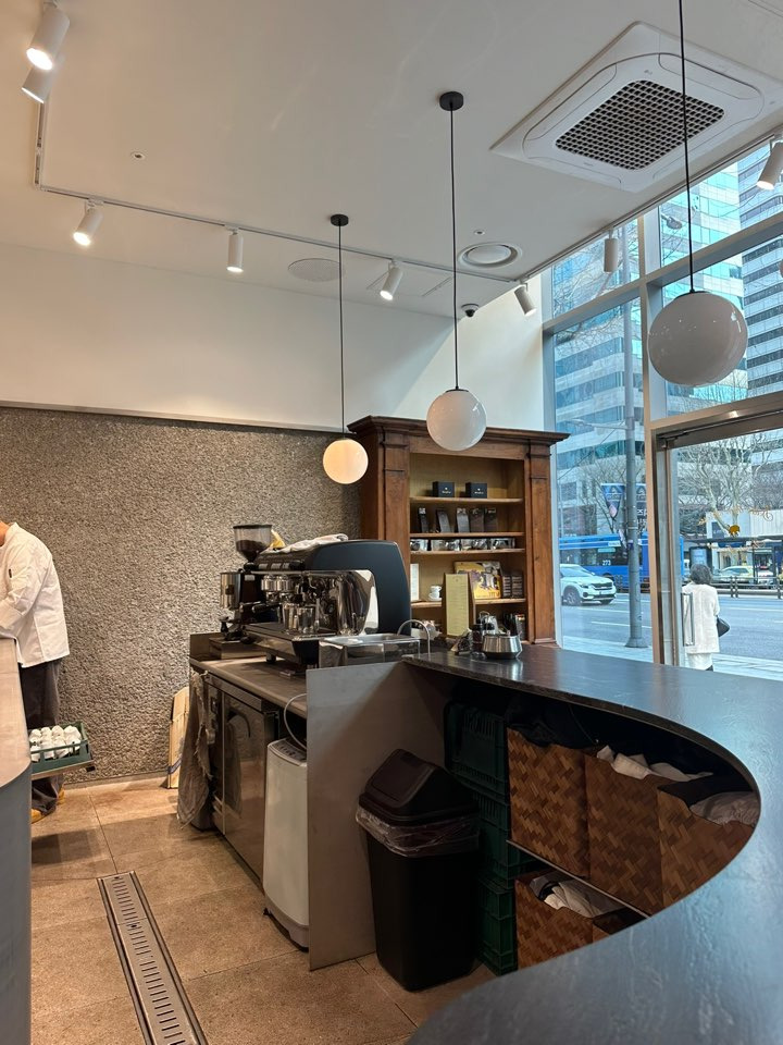 광화문/종각 카페 - 에스프레소 맛집 리사르커피 종로점 (위치, 가격, 메뉴, 영업시간, 주차, 추천메뉴)