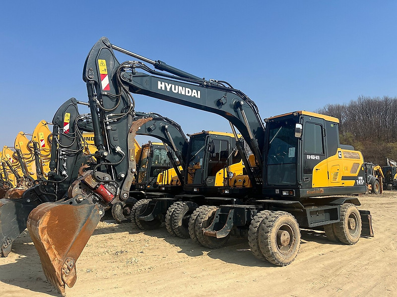 HW145 / 2022년 / 1억4천만원 / 3515 / 2207시간 :: 현대음성중고유통센터