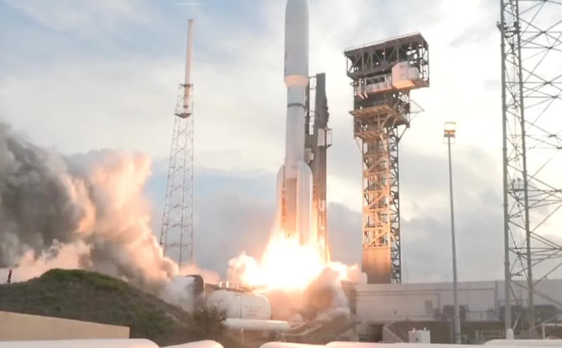 Amazon launches its first satellites to rival SpaceX Starlink