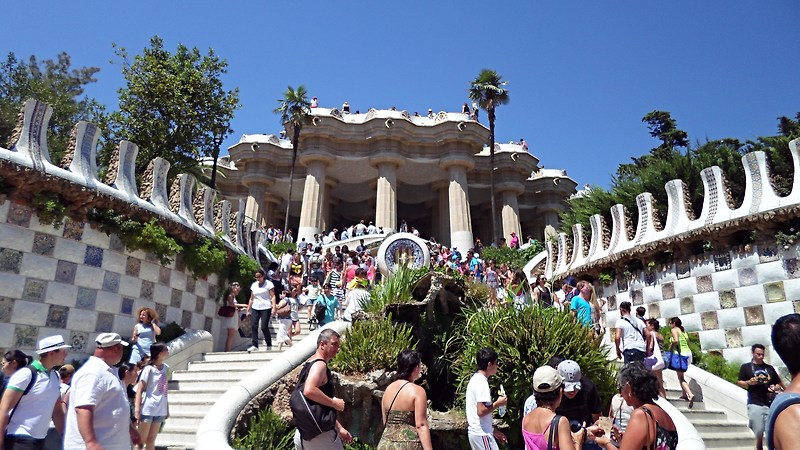 (가우디 건축물) 구엘 공원의 소개, 건축과정 및 기하학적인 요소와 예술적 가치