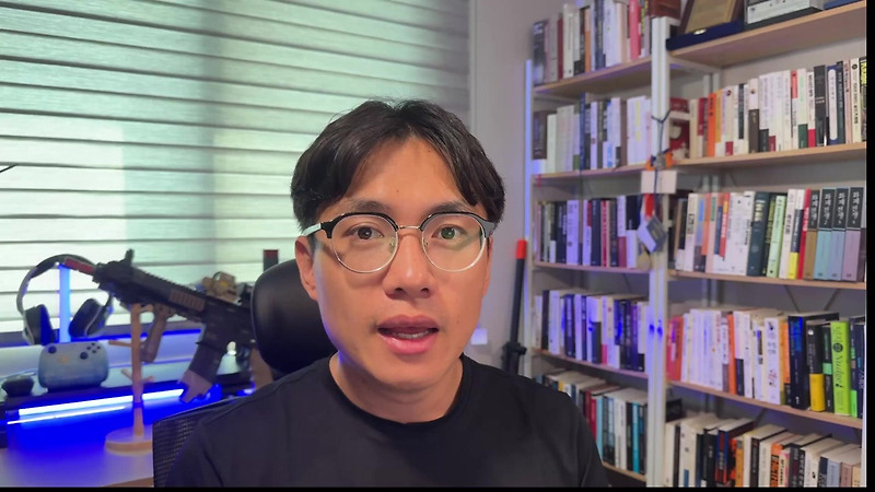 남군과 여군을 구분하는 지휘관의 태도와 방침이 문제다. 전쟁터에선 남자와 여자의 구분이 존재할 수 없다.