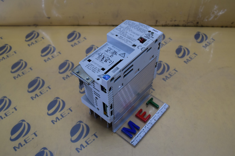 LENZE E82EV371_2C INVERTER 산업용 자동화 장비 수리 (주)엠이티