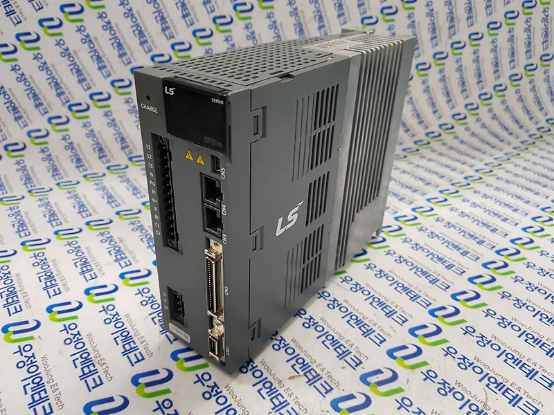 LS AC SERVO DRIVE / L7SA010B