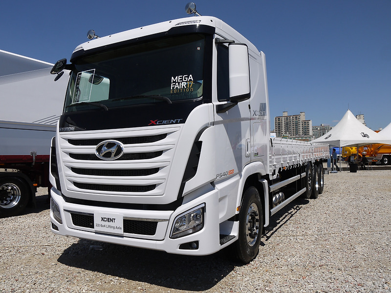 [2017] Hyundai Xcient 22t 6x4 Lifting Axle