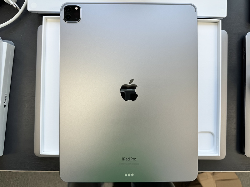 iPad Pro 12.9 6세대 언박싱 후기 :: Benjamin's Note