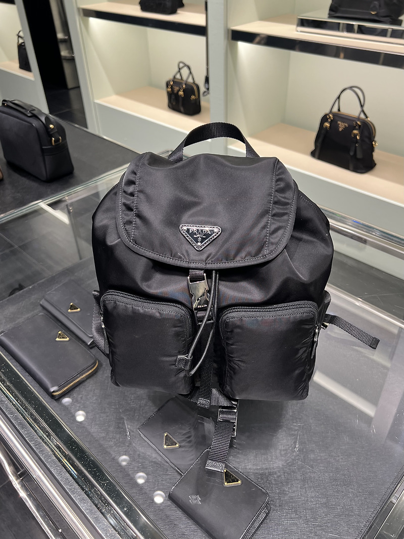 프라다 포코노 포켓 나일론 백팩 / 1BZ070 (아울렛상품) PRADA Pocono Nylon Backpack