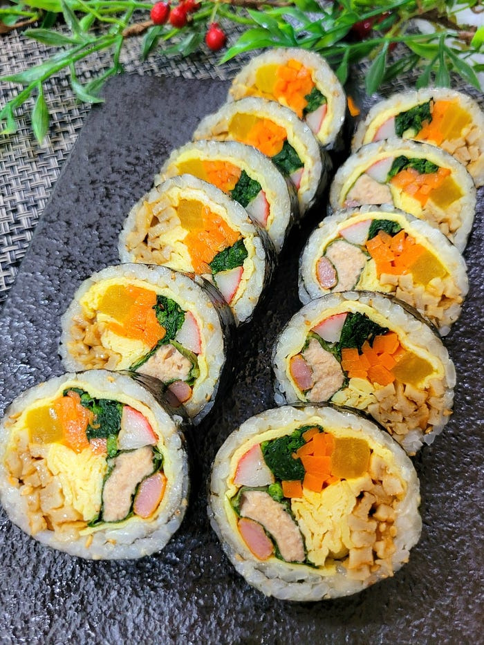 A Simple Guide to Making Kimbap (Korean Rice Rolls) 🍙