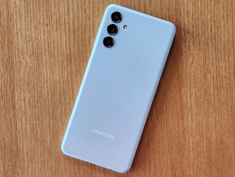 23.02.01 SK텔레콤 전용 5G 보급형 단말기, 갤럭시 와이드6 / SM-A136S