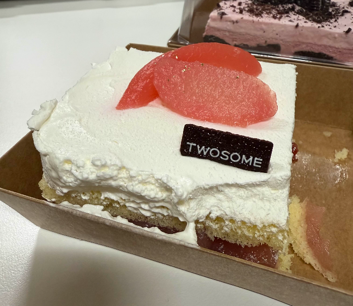 투썸플레이스 떠먹는복숭아생크림케이크 떠먹는베리쿠키아박 솔직후기