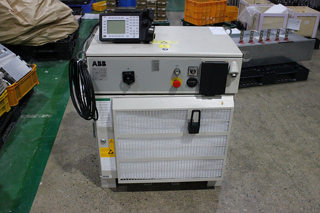 S4CPLUS M2000 [ETC CONTROLLER] ABB 3HAB8101-2/07A / 3HAC 5294-1/13 ...