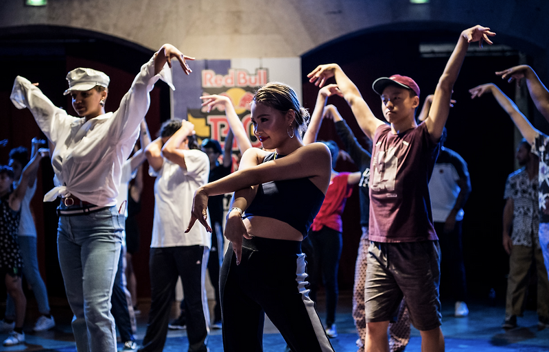 왁킹 댄스(Waacking Dance)가 어떤 춤인지 아시나요?