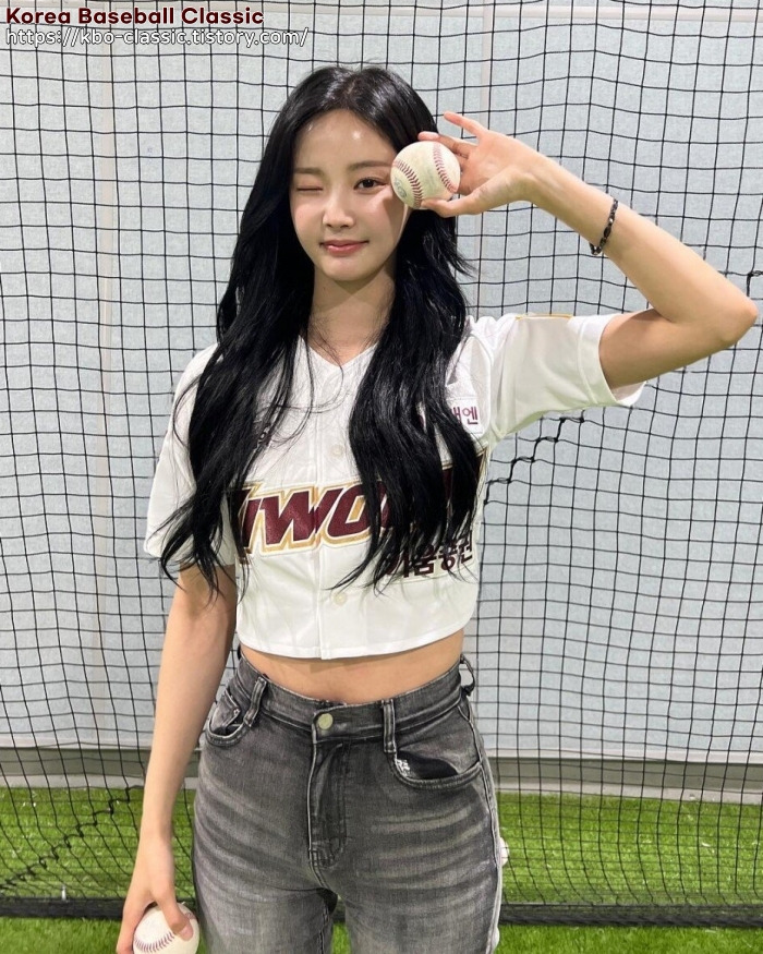 키움 히어로즈 vs. NC 다이노스 ‘모모랜드 · 배우’ 연우 시구 (2024.05.23)