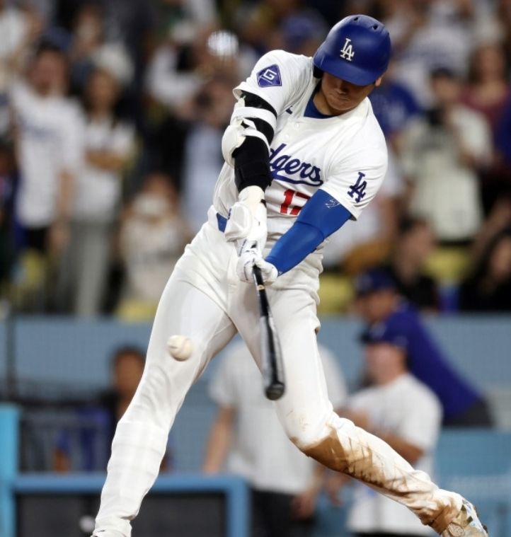 오타니 41호 홈런 치며 MLB 40-40 최소 기록으로 달성 이제 50-50 대기록에 도전
