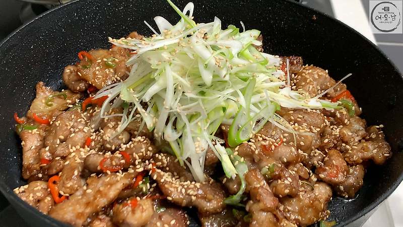 어요남의 제육볶음(Eoyonam's Stir-fried pork-Jeyug bokkeum)