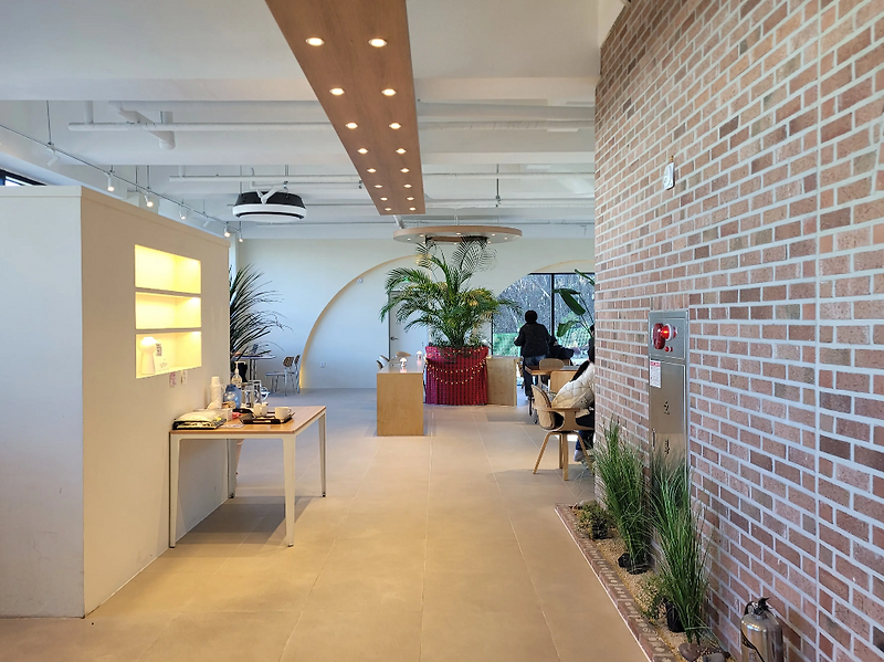 [울산 북구 상안동] 여유로운 느낌을 주는 베이커리 카페 - 숲(Walk in the Sooop)