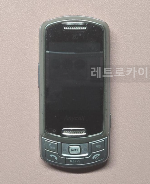 정일우폰, 삼성 애니콜 스윙폰 SCH-W240 / SPH-W2400