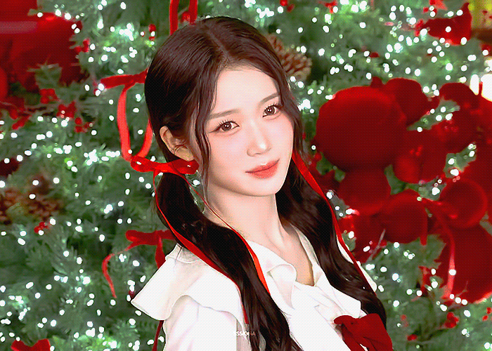 241219 크리스마스 tripleS가 너무 예쁜 거야🎄.GIF 공유빈 5p