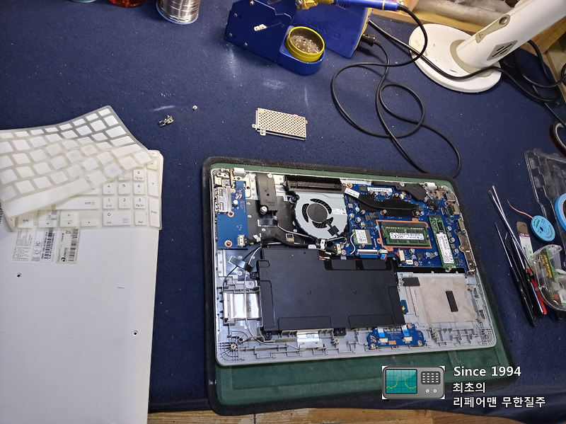 노트북은 액정으로 블랙스크린 발생 삼성 NT500R5K-X52M