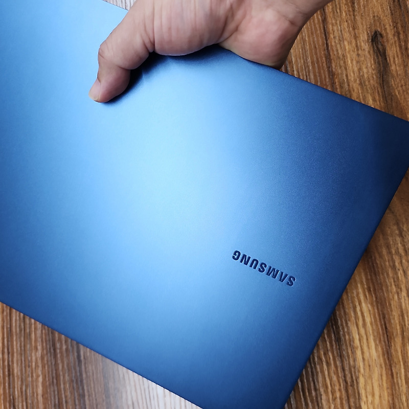 [삼성노트북] 갤럭시 북 프로 NT950 리뷰 / 15.6인치