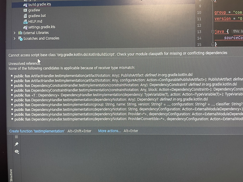 [Kotlin] 신규 프로젝트 생성 후 "Cannot access script base class 'org.gradle.kotlin.dsl.KotlinBuildScript ...