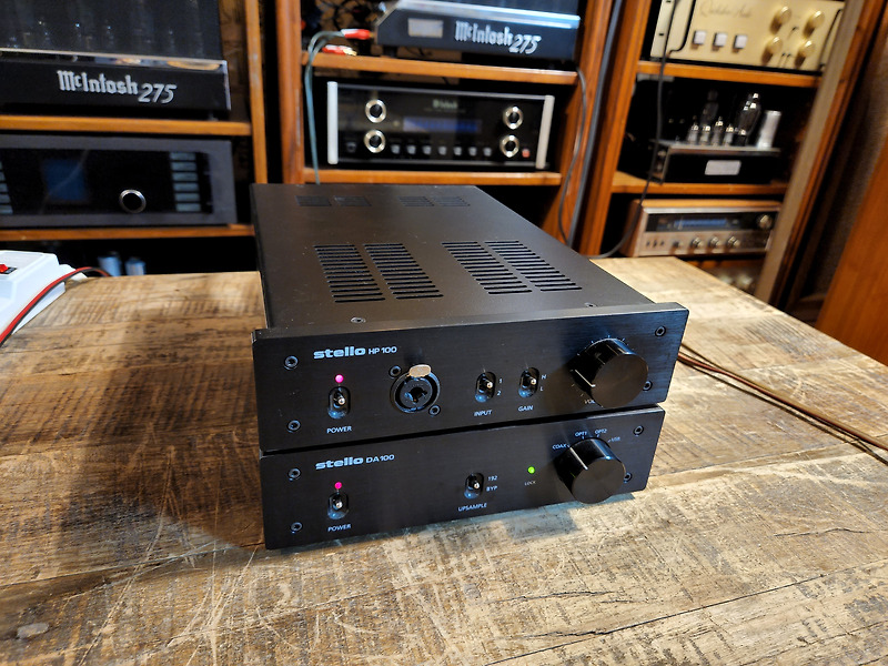 Stello 스텔로사의 HP100 프리엠프와 DA100 DAC 구성입니다(Stock-out)