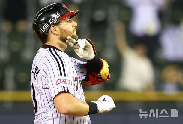 '오스틴 결승타' LG, SSG 잡고 3연패 탈출…'11연패' NC 최하위 추락(종합)