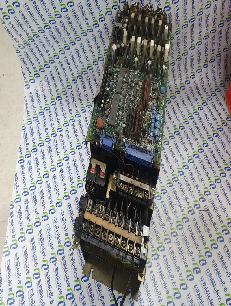 YASKAWA SERVO PACK / CACR-SR