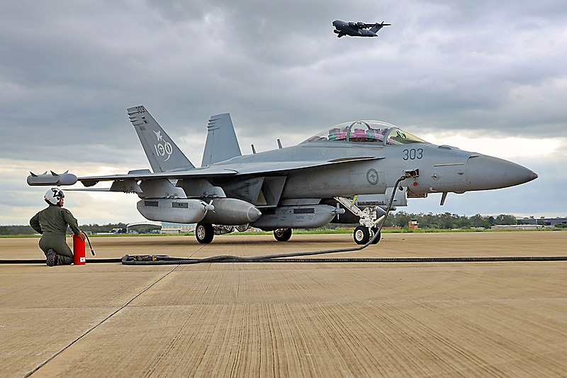 미 해병대 VMGR-153, 호주에서 호주공군 EA-18G와 급유훈련 실시
