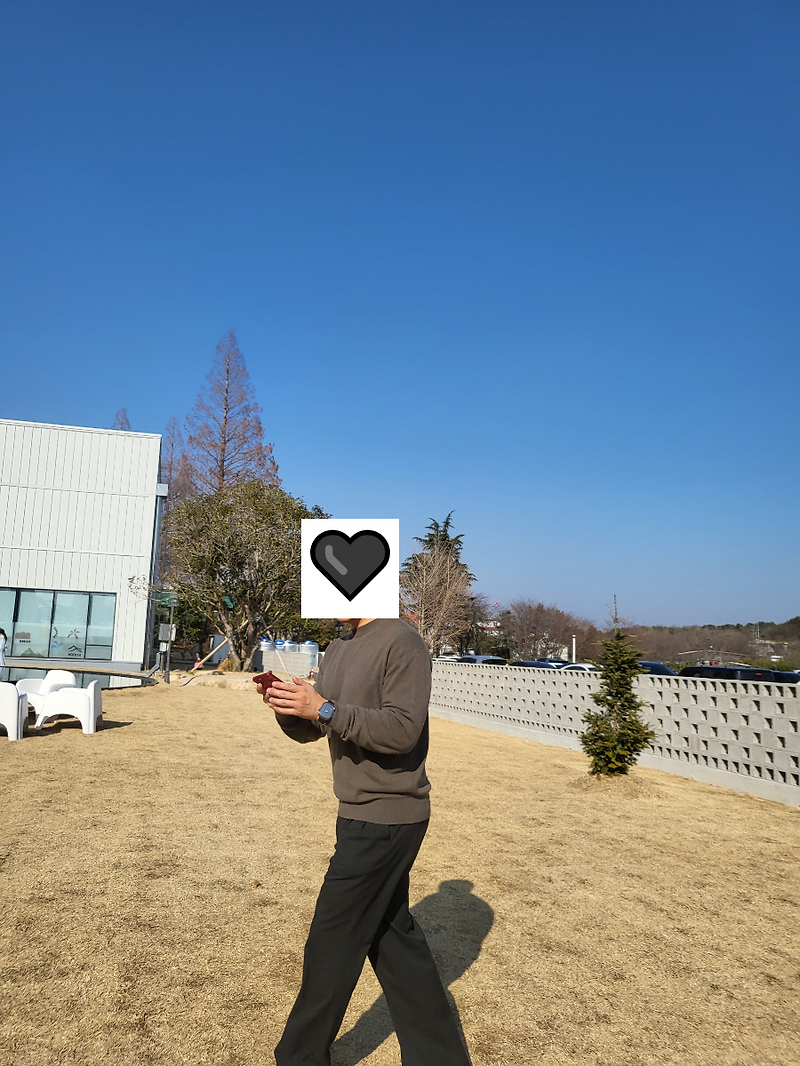 부드러운 터치감의 울 100% 남자니트 추천 _ 브라운야드 (brownyard) 크루넥니트 올리브