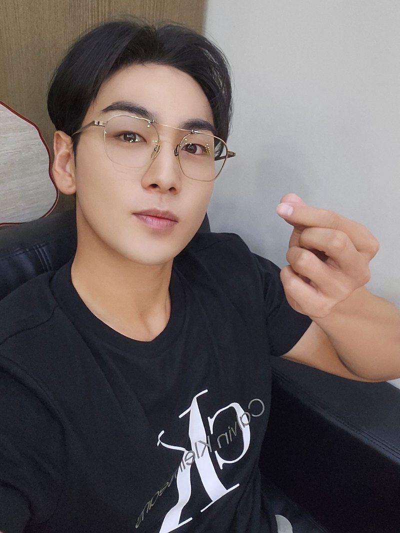 BAEK UP :: 230601 오늘의 백호