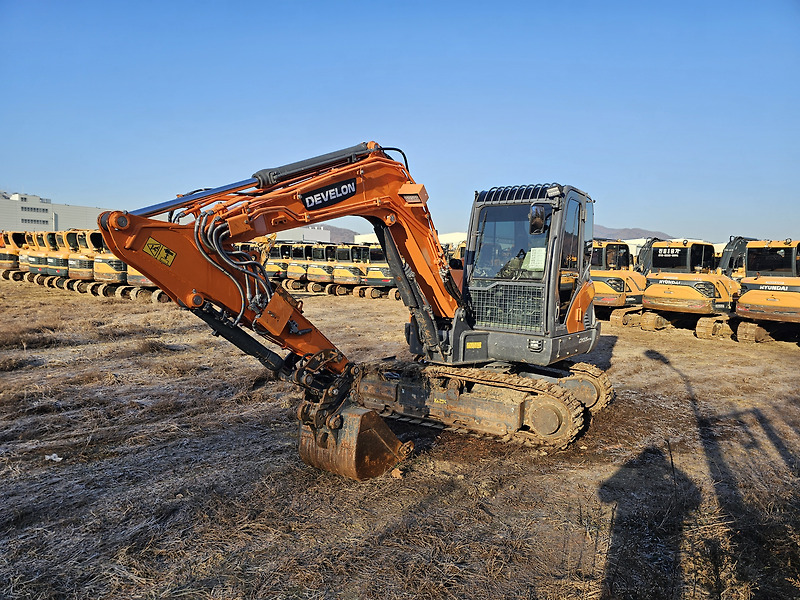 DX55 / 2021년 / 4800만원 / 7375 / 3835시간 :: 현대음성중고유통센터