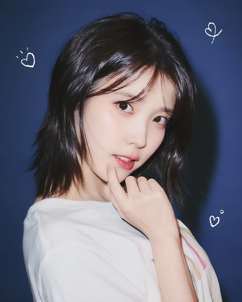 아이유 도미노피자 화보 모음 포스터 인증