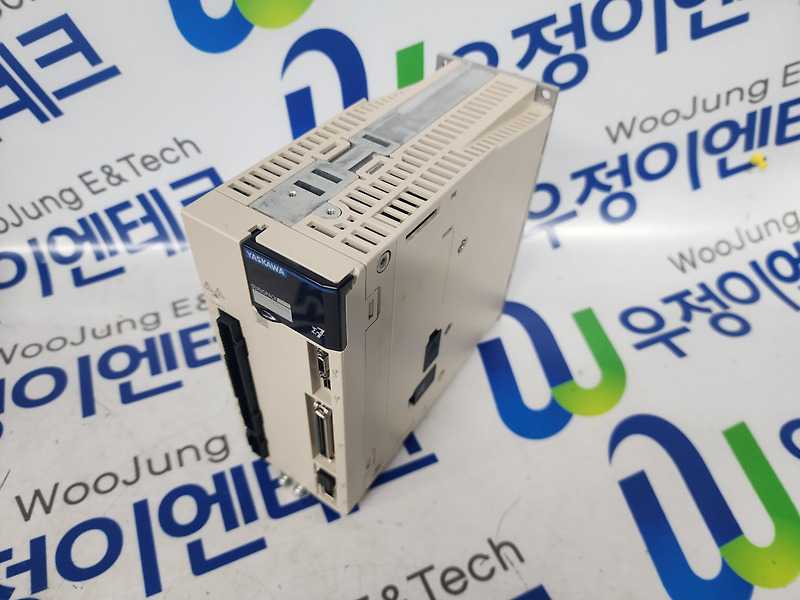 YASKAWA SERVO PACK / SGD7S-5R5A00A