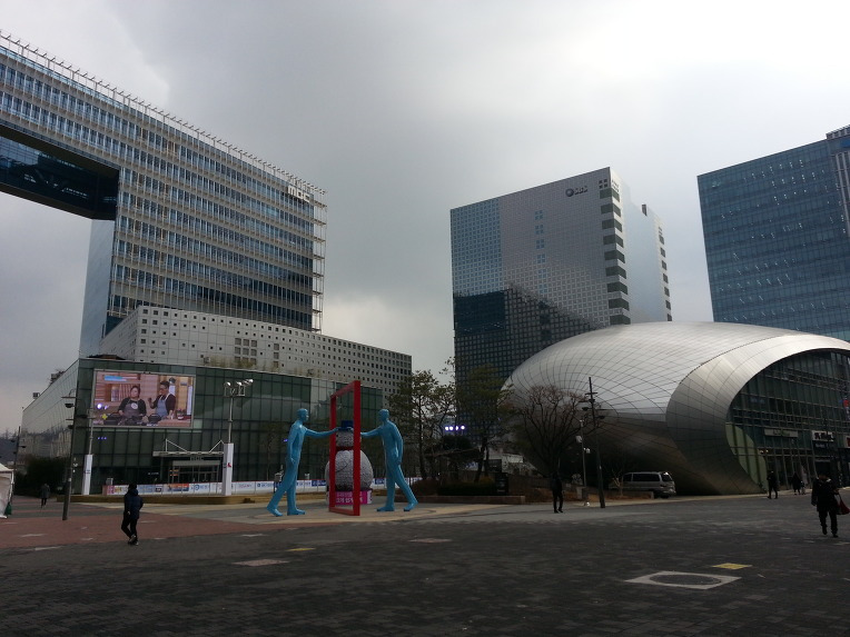 MBC 플라자 몰 상암 디지털미디어시티(DMC) : MBC Plaza Mall (Digital Media City) - Sang ...
