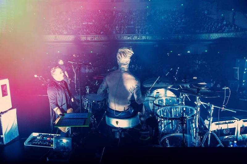 Go Behind the Scenes With Placebo (2)