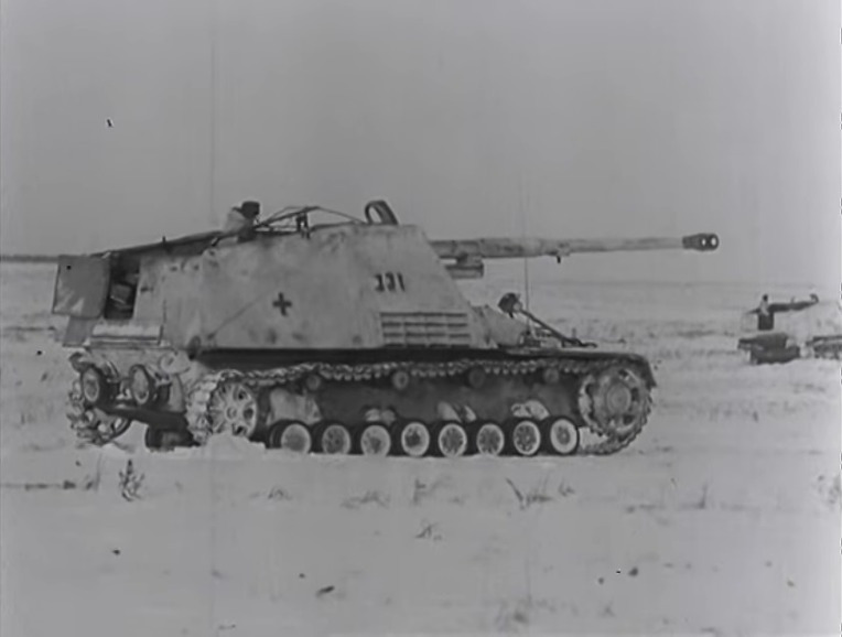 동부전선 독일군 훔멜 자주포와 베스퍼 자주포의 포격- German Hummel SPG & Wespe SPG Firing in ...