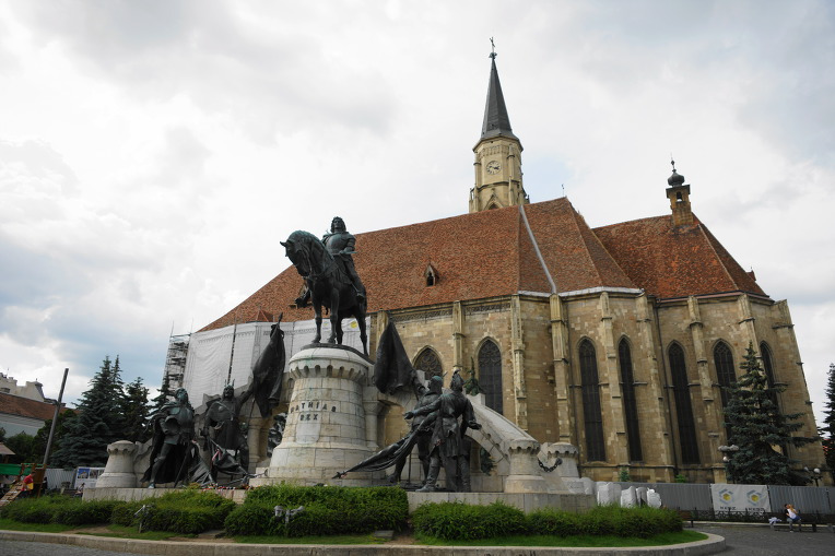 Matthias Corvinus Statue(﻿Monumentul Matia Corvin). ﻿클루지 나포카(Cluj-Napoka)