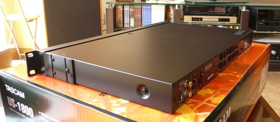 Tascam US-1800 16in/4out 오디오 인터페이스