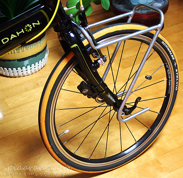 DAHON Tour Front Rack(다혼 프론트랙, 앞짐받이)로 엣지있는 미니벨로