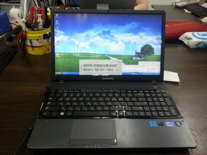 SAMSUNG NP300E5A-A01UB