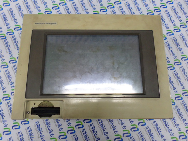 YAMATAKE HONEYWELL CRT & TERMINAL