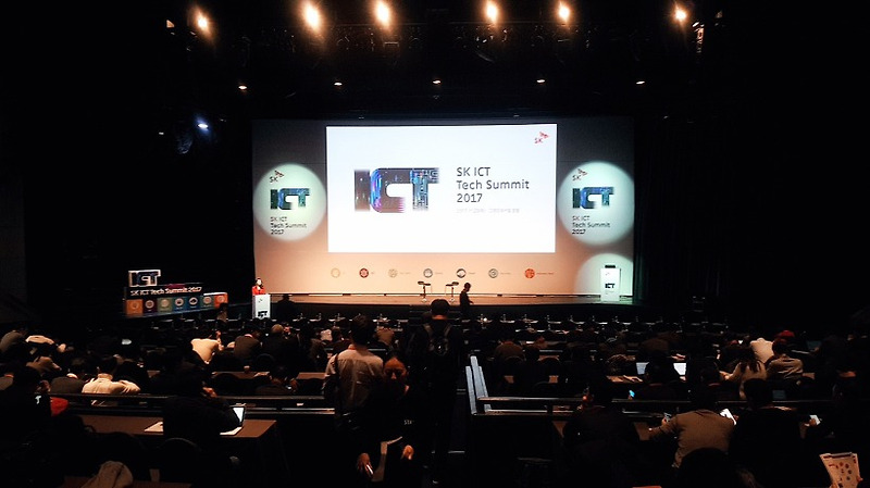 SK ICT Tech Summit 2017 - 오프닝 및 전시회