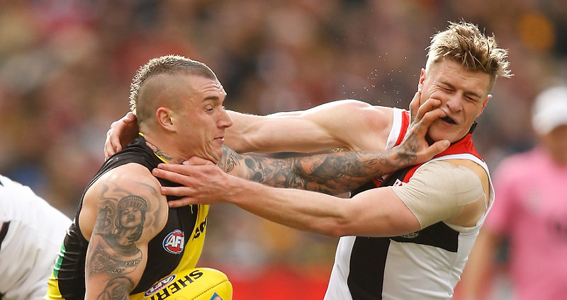 [영어 공부] fend sth/sb off(~을 막아 내다, 피하다)