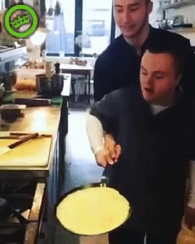 희망과 용기 VIDEO: Learning how to do pan flip