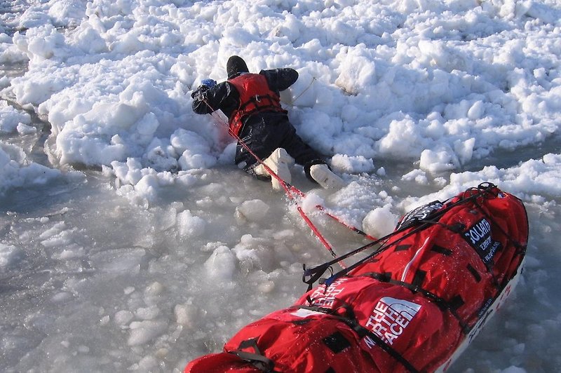 21년째 걸어서 세계일주 하는 Karl Bushby