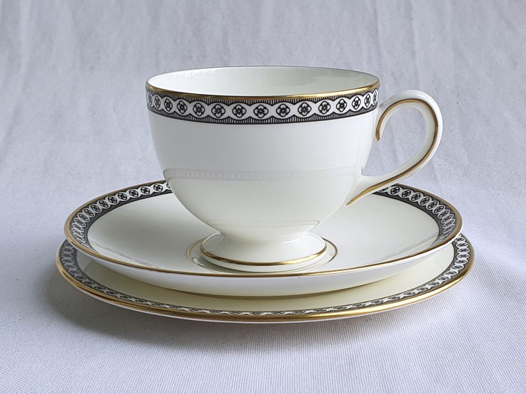 웨지우드 울란더 블랙 리잔 트리오 세트 무료배송 홍차잔 커피잔 앤틱잔 빈티지잔 도자기 본차이나 영국찻잔 접시 그릇 컵 핸드드립 홈카페