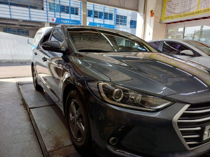 아반떼 자동차 문이 잠겨서 열리지 않음아반떼 조수석 차 문 안 열림자동차 문이 안에서 밖에서 열리지 않음차 문 잠금장치 도어록 작동 안됨 차 문이 안쪽과 바깥쪽 모두